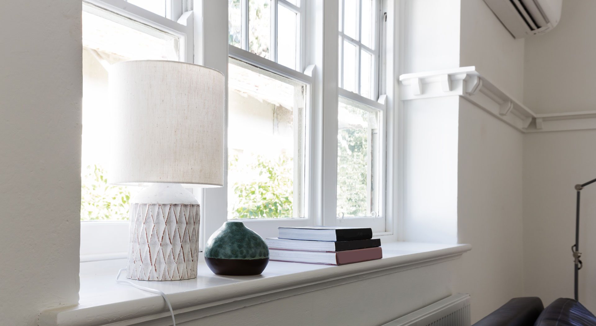 Aluminium Vertical Sliding Windows